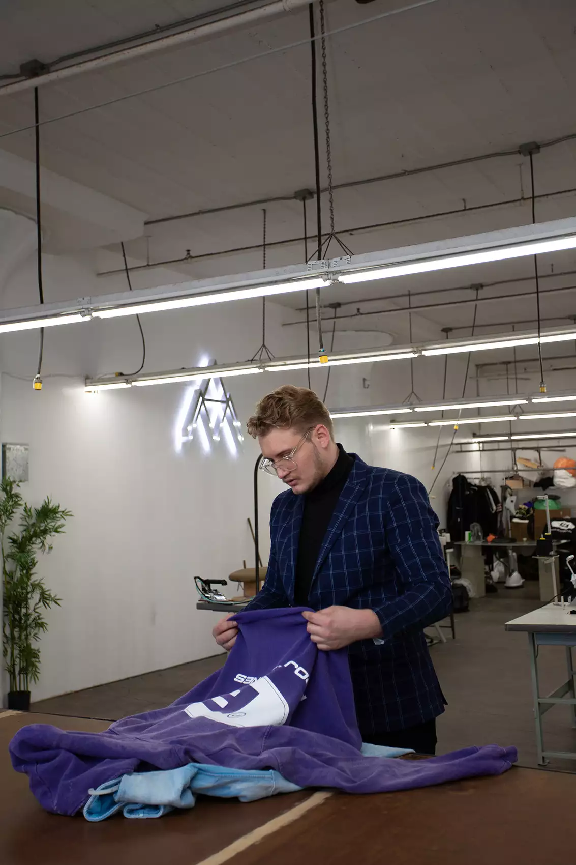 AM WEARHOUSE | FACTORY